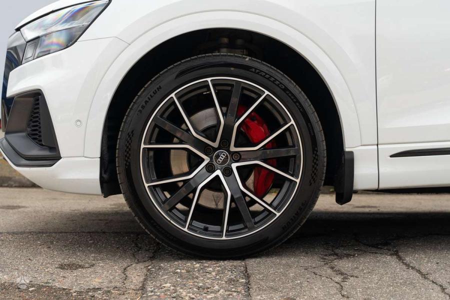 White Audi Q8 2021 in Vilnius, with an engine capacity of 3.00 L and mileage of 144 thousand km for 53900 €, photo 31 on AUTOMOTO.COM.LV