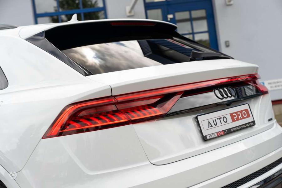 White Audi Q8 2021 in Vilnius, with an engine capacity of 3.00 L and mileage of 144 thousand km for 53900 €, photo 32 on AUTOMOTO.COM.LV