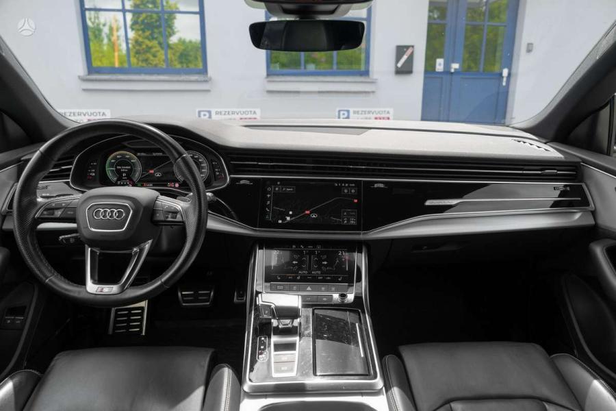 White Audi Q8 2021 in Vilnius, with an engine capacity of 3.00 L and mileage of 144 thousand km for 53900 €, photo 34 on AUTOMOTO.COM.LV
