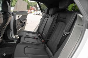 White Audi Q8 2021 in Vilnius, with an engine capacity of 3.00 L and mileage of 144 thousand km for 53900 €, photo 35 on AUTOMOTO.COM.LV