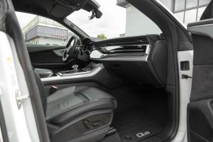 White Audi Q8 2021 in Vilnius, with an engine capacity of 3.00 L and mileage of 144 thousand km for 53900 €, photo 36 on AUTOMOTO.COM.LV