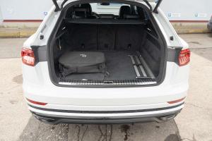 White Audi Q8 2021 in Vilnius, with an engine capacity of 3.00 L and mileage of 144 thousand km for 53900 €, photo 37 on AUTOMOTO.COM.LV
