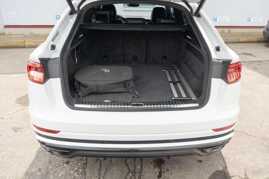 White Audi Q8 2021 in Vilnius, with an engine capacity of 3.00 L and mileage of 144 thousand km for 53900 €, photo 37 on AUTOMOTO.COM.LV