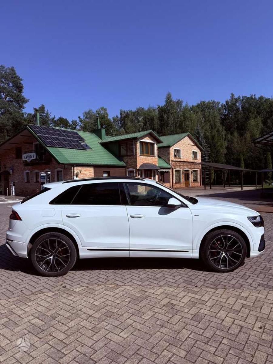 Balts Audi Q8 2021 Šauļi, ar dzinēja tilpumu 3.00 L un nobraukumu 80 tūkst. km par 55000 €, foto 4 vietnē AUTOMOTO.COM.LV
