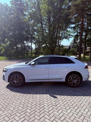 Balts Audi Q8 2021 Šauļi, ar dzinēja tilpumu 3.00 L un nobraukumu 80 tūkst. km par 55000 €, foto 8 vietnē AUTOMOTO.COM.LV