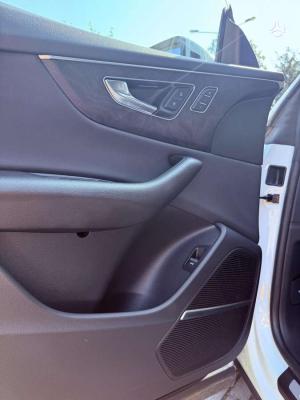 Balts Audi Q8 2021 Šauļi, ar dzinēja tilpumu 3.00 L un nobraukumu 80 tūkst. km par 55000 €, foto 15 vietnē AUTOMOTO.COM.LV