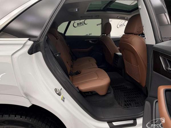 White Audi Q8 2022 in Vilnius, with an engine capacity of 3.00 L and mileage of 24 thousand km for 58500 €, photo 10 on AUTOMOTO.COM.LV