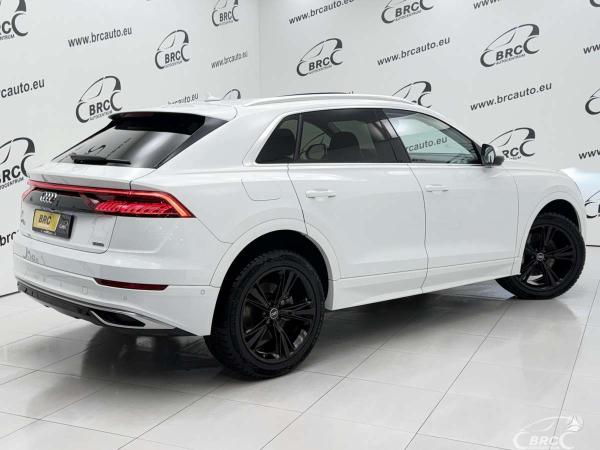 White Audi Q8 2022 in Vilnius, with an engine capacity of 3.00 L and mileage of 24 thousand km for 58000 €, photo 3 on AUTOMOTO.COM.LV