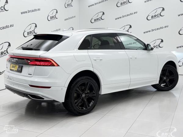 White Audi Q8 2022 in Avizieniai, with an engine capacity of 3.00 L and mileage of 24 thousand km for 55900 €, photo 2 on AUTOMOTO.COM.LV