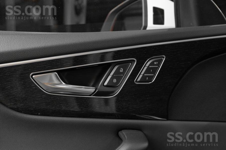 White Audi Q8 2022 in Riga, with an engine capacity of 3.00 L and mileage of 83 thousand km for 50457 €, photo 17 on AUTOMOTO.COM.LV