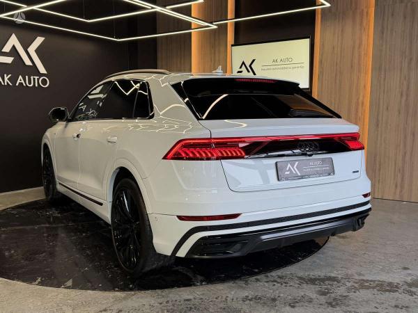 White Audi Q8 2023 in Kaunas, with an engine capacity of 2.97 L and mileage of 58 thousand km for 69990 €, photo 9 on AUTOMOTO.COM.LV