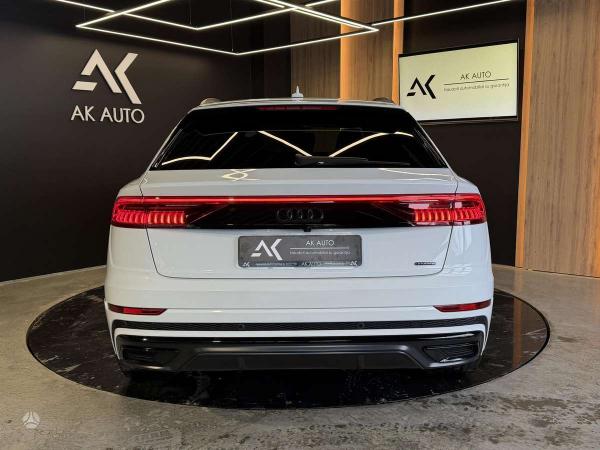 White Audi Q8 2023 in Kaunas, with an engine capacity of 2.97 L and mileage of 58 thousand km for 69990 €, photo 10 on AUTOMOTO.COM.LV