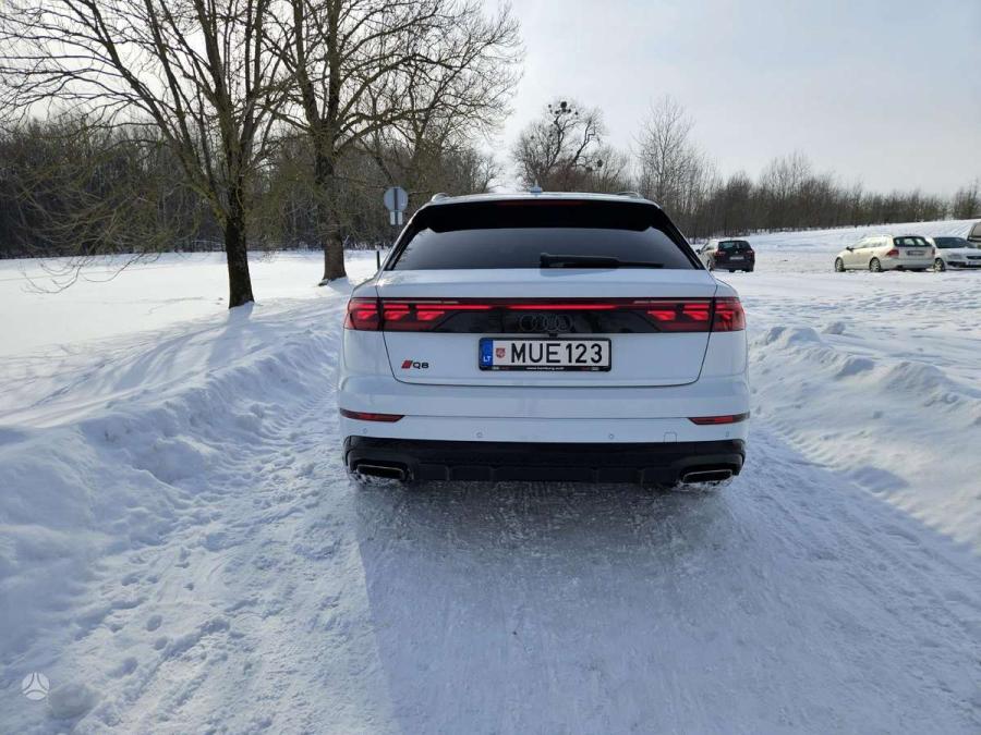 White Audi Q8 2024 in Kaunas, with an engine capacity of 2.97 L and mileage of 69 thousand km for 81900 €, photo 5 on AUTOMOTO.COM.LV