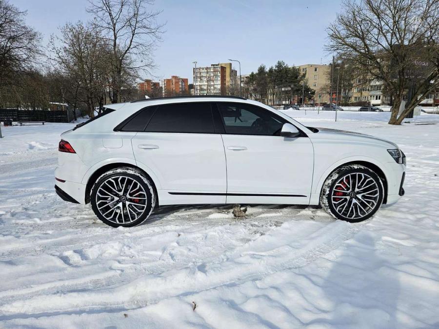 White Audi Q8 2024 in Kaunas, with an engine capacity of 2.97 L and mileage of 69 thousand km for 81900 €, photo 33 on AUTOMOTO.COM.LV