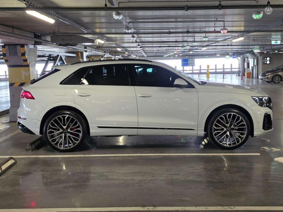 White Audi Q8 2024 in Kaunas, with an engine capacity of 2.97 L and mileage of 81 thousand km for 76900 €, photo 9 on AUTOMOTO.COM.LV