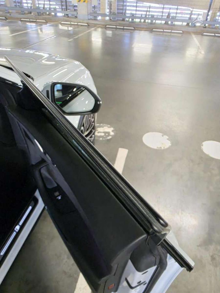 White Audi Q8 2024 in Kaunas, with an engine capacity of 2.97 L and mileage of 81 thousand km for 76900 €, photo 18 on AUTOMOTO.COM.LV
