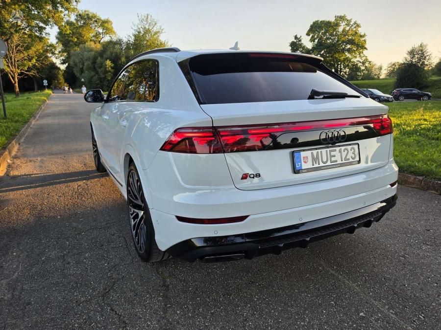 White Audi Q8 2024 in Kaunas, with an engine capacity of 2.97 L and mileage of 81 thousand km for 76900 €, photo 51 on AUTOMOTO.COM.LV
