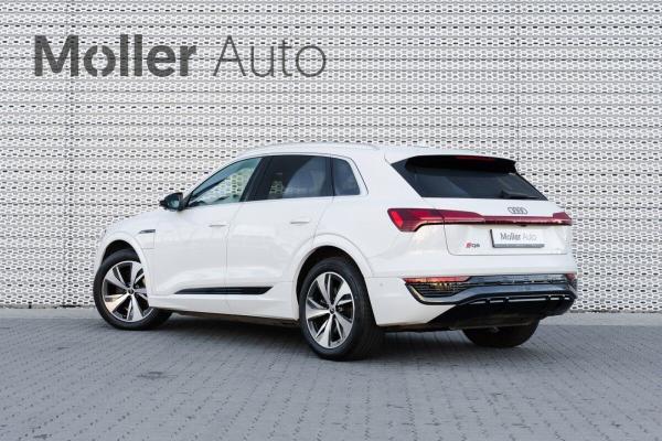 Audi Q8 2024 Mārupe vietnē Balts Audi Q8 2024 Mārupe, ar dzinēja tilpumu 0.00 L un nobraukumu 59 tūkst. km par 46900 €, foto 4 vietnē AUTOMOTO.COM.LV