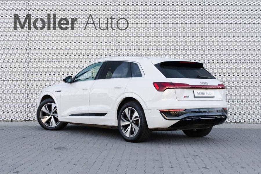 White Audi Q8 2024 in Marupe, with an engine capacity of 0.00 L and mileage of 59 thousand km for 46900 €, photo 4 on AUTOMOTO.COM.LV
