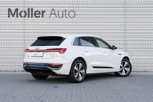 Audi Q8 2024 Mārupe vietnē Balts Audi Q8 2024 Mārupe, ar dzinēja tilpumu 0.00 L un nobraukumu 59 tūkst. km par 46900 €, foto 5 vietnē AUTOMOTO.COM.LV