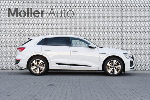Audi Q8 2024 Mārupe vietnē Balts Audi Q8 2024 Mārupe, ar dzinēja tilpumu 0.00 L un nobraukumu 59 tūkst. km par 46900 €, foto 6 vietnē AUTOMOTO.COM.LV