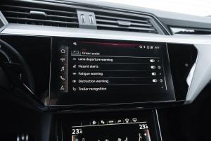 White Audi Q8 2024 in Marupe, with an engine capacity of 0.00 L and mileage of 59 thousand km for 46900 €, photo 29 on AUTOMOTO.COM.LV