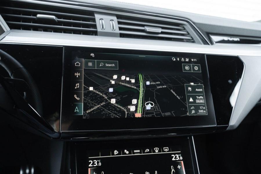 White Audi Q8 2024 in Marupe, with an engine capacity of 0.00 L and mileage of 59 thousand km for 46900 €, photo 30 on AUTOMOTO.COM.LV