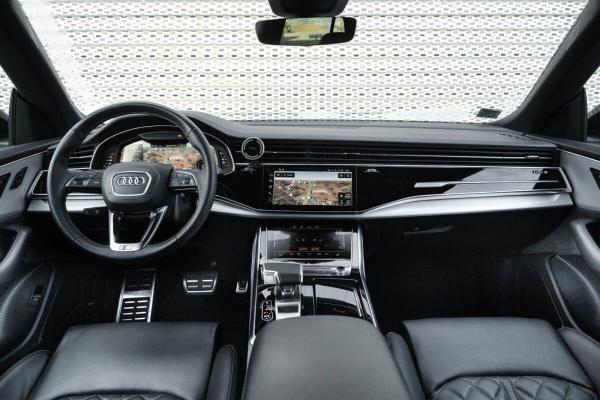 White Audi Q8 2024 in Marupe, with an engine capacity of 3.00 L and mileage of 23 thousand km for 67000 €, photo 7 on AUTOMOTO.COM.LV