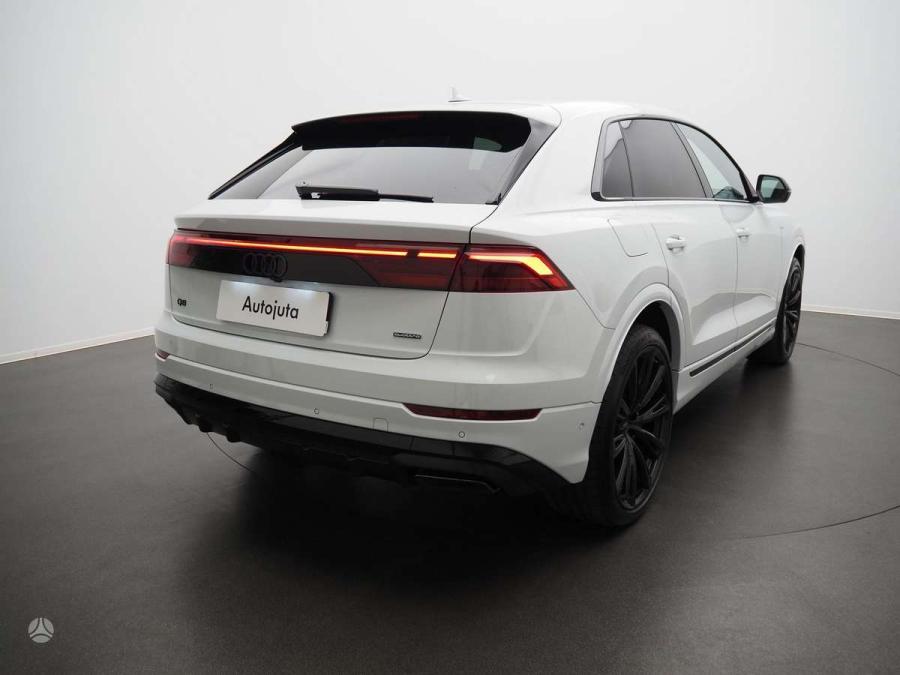 Balts Audi Q8 2025 Viļņa, ar dzinēja tilpumu 3.00 L un nobraukumu 11 tūkst. km par 89900 €, foto 5 vietnē AUTOMOTO.COM.LV