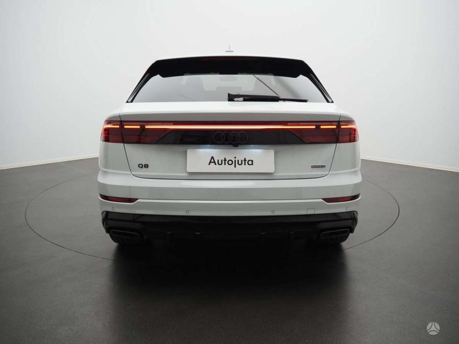 Balts Audi Q8 2025 Viļņa, ar dzinēja tilpumu 3.00 L un nobraukumu 11 tūkst. km par 89900 €, foto 6 vietnē AUTOMOTO.COM.LV