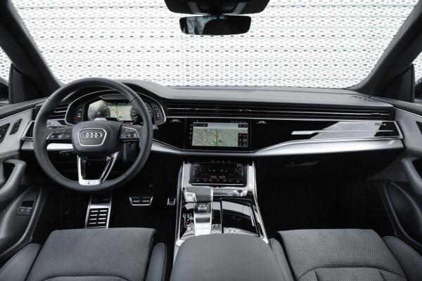 Balts Audi Q8 2026 Mārupe, ar dzinēja tilpumu 3.00 L un nobraukumu 0 tūkst. km par 85900 €, foto 6 vietnē AUTOMOTO.COM.LV