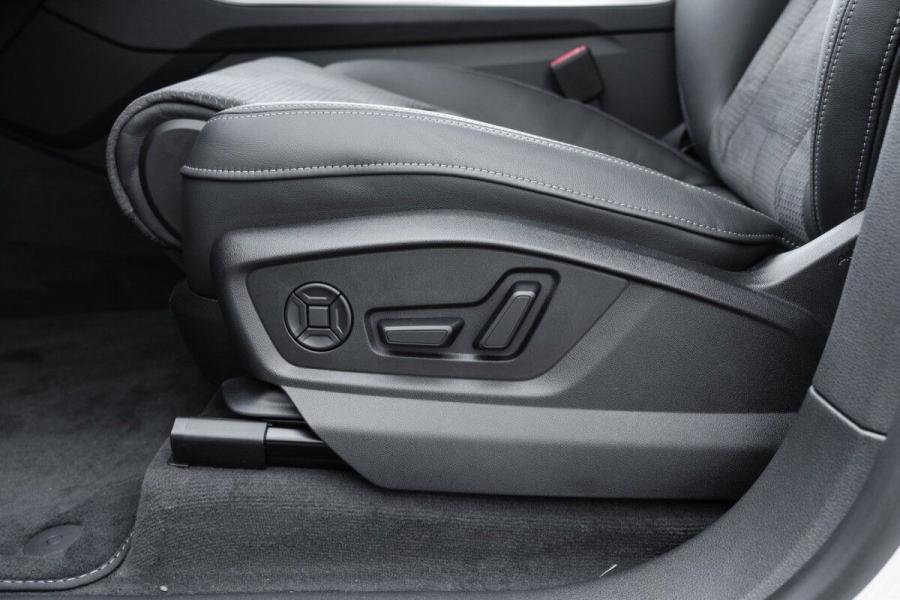 Balts Audi Q8 2026 Mārupe, ar dzinēja tilpumu 3.00 L un nobraukumu 0 tūkst. km par 85900 €, foto 14 vietnē AUTOMOTO.COM.LV