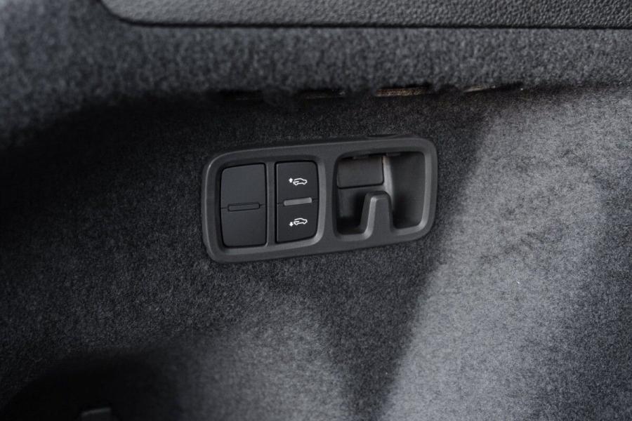 Balts Audi Q8 2026 Mārupe, ar dzinēja tilpumu 3.00 L un nobraukumu 0 tūkst. km par 85900 €, foto 41 vietnē AUTOMOTO.COM.LV