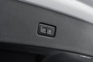 Balts Audi Q8 2026 Mārupe, ar dzinēja tilpumu 3.00 L un nobraukumu 0 tūkst. km par 85900 €, foto 42 vietnē AUTOMOTO.COM.LV