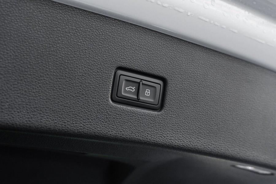 Balts Audi Q8 2026 Mārupe, ar dzinēja tilpumu 3.00 L un nobraukumu 0 tūkst. km par 85900 €, foto 42 vietnē AUTOMOTO.COM.LV