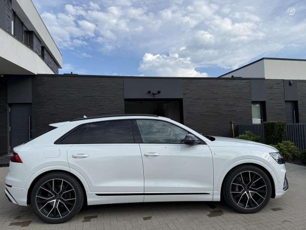 Balts Audi Q8 2020 Viļņa, ar dzinēja tilpumu 2.97 L un nobraukumu 72 tūkst. km par 58000 €, foto 3 vietnē AUTOMOTO.COM.LV