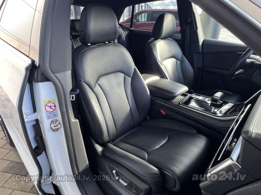 Balts Audi Q8 2019 Tallina, ar dzinēja tilpumu 3.00 L un nobraukumu 177 tūkst. km par 43900 €, foto 13 vietnē AUTOMOTO.COM.LV