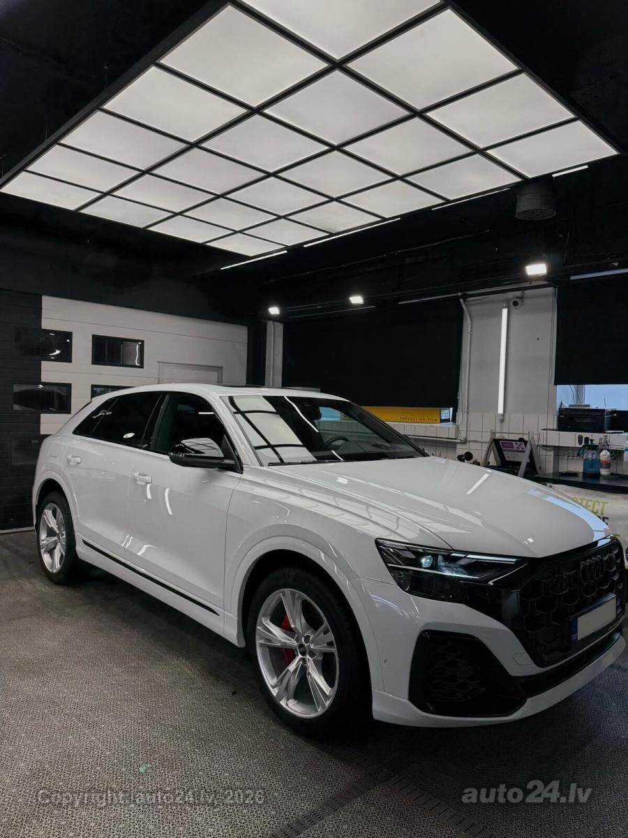 White Audi Q8 2024 in Tallinn, with an engine capacity of 3.00 L and mileage of 14 thousand km for 92500 €, photo 4 on AUTOMOTO.COM.LV