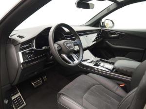 Yellow Audi Q8 2023 in Vilnius, with an engine capacity of 3.00 L and mileage of 74 thousand km for 57500 €, photo 12 on AUTOMOTO.COM.LV