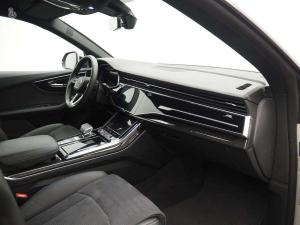 Yellow Audi Q8 2023 in Vilnius, with an engine capacity of 3.00 L and mileage of 74 thousand km for 57500 €, photo 16 on AUTOMOTO.COM.LV
