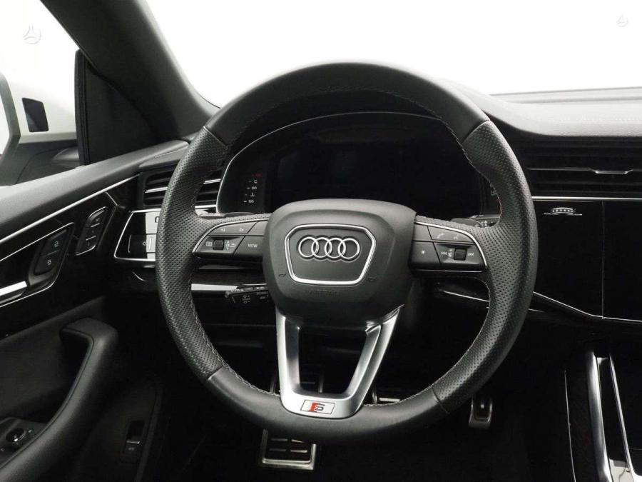 Yellow Audi Q8 2023 in Vilnius, with an engine capacity of 3.00 L and mileage of 74 thousand km for 57500 €, photo 24 on AUTOMOTO.COM.LV