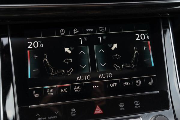 Желтый Ауди Q8 2023 в Вильнюс, объемом двигателя 3.00 л и пробегом 92 тыс. км за 57800 €, фото 9 на AUTOMOTO.COM.LV