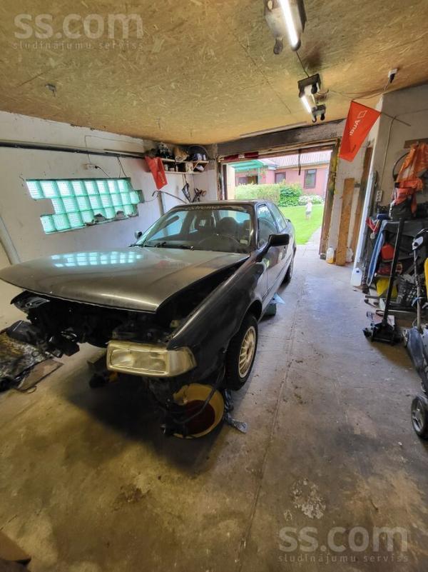 Black Audi Quattro 1990 in Bauska, with an engine capacity of 2.10 L and mileage of 329 thousand km for 3000 €, photo 2 on AUTOMOTO.COM.LV