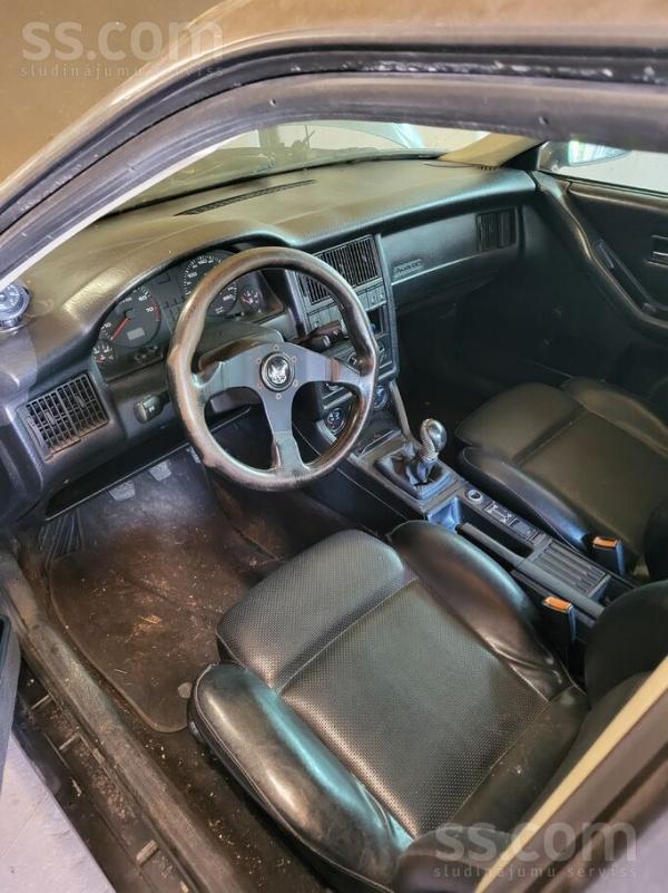 Black Audi Quattro 1990 in Bauska, with an engine capacity of 2.10 L and mileage of 329 thousand km for 3000 €, photo 4 on AUTOMOTO.COM.LV