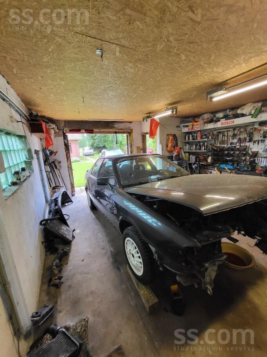 Melns Audi Quattro 1990 Bauska, ar dzinēja tilpumu 2.10 L un nobraukumu 329 tūkst. km par 3000 €, foto 1 vietnē AUTOMOTO.COM.LV