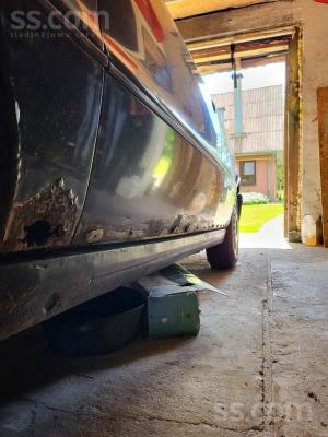 Melns Audi Quattro 1990 Bauska, ar dzinēja tilpumu 2.10 L un nobraukumu 329 tūkst. km par 3000 €, foto 8 vietnē AUTOMOTO.COM.LV