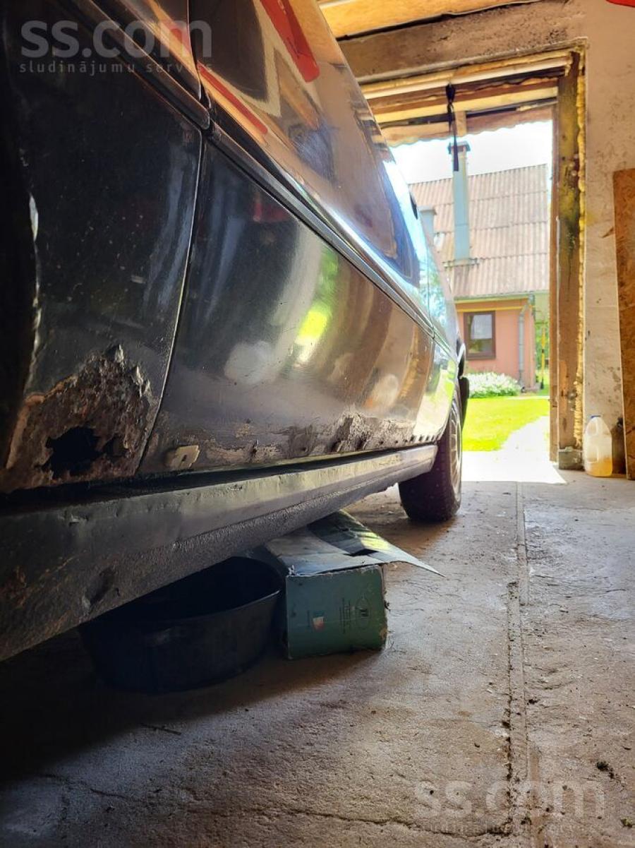 Melns Audi Quattro 1990 Bauska, ar dzinēja tilpumu 2.10 L un nobraukumu 329 tūkst. km par 3000 €, foto 8 vietnē AUTOMOTO.COM.LV