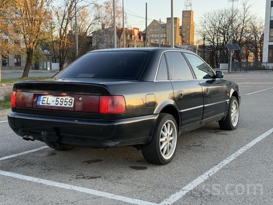 Черный Ауди Quattro 1996 в Рига, объемом двигателя 2.50 л и пробегом 620 тыс. км за 3330 €, фото 4 на AUTOMOTO.COM.LV