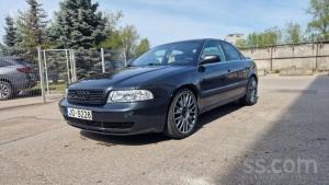 Melns Audi Quattro 1999 Rīga, ar dzinēja tilpumu 2.80 L un nobraukumu 240 tūkst. km par 2450 €, foto  vietnē AUTOMOTO.COM.LV