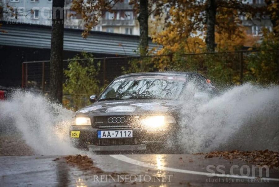 Pelēks Audi Quattro 1998 Kuldīga, ar dzinēja tilpumu 1.80 L un nobraukumu 355 tūkst. km par 6500 €, foto 2 vietnē AUTOMOTO.COM.LV